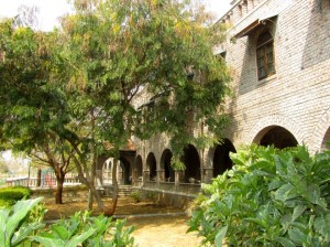 A Guide To Traveling To The Meher Pilgrim Retreat in Meherabad, India ...