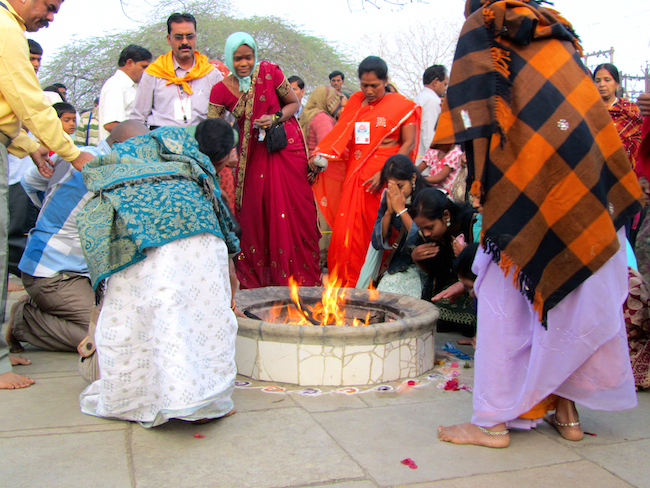 Dhuni: A Fire Ritual In India To Give Up Your Attachments – A New Life ...