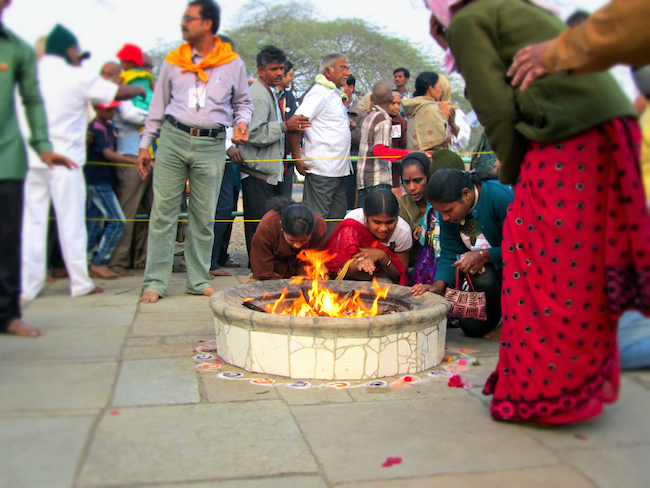 Dhuni: A Fire Ritual In India To Give Up Your Attachments – A New Life ...