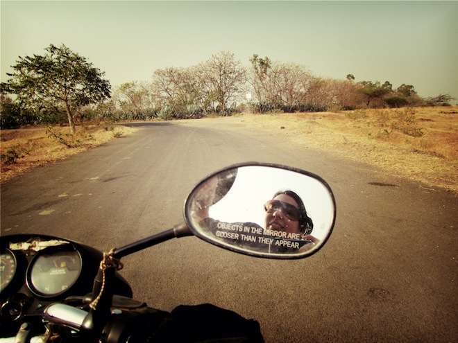 The Adventure of Riding A Motorcycle In India – A New Life Wandering