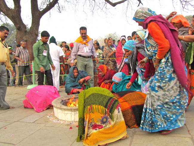 Dhuni: A Fire Ritual In India To Give Up Your Attachments – A New Life ...